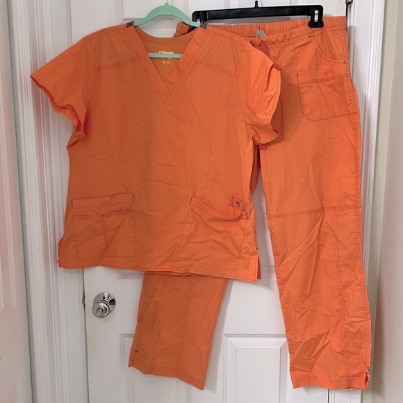 WonderWink | Other | Wonder Wink Scrub Set Xl Coral | Poshmark